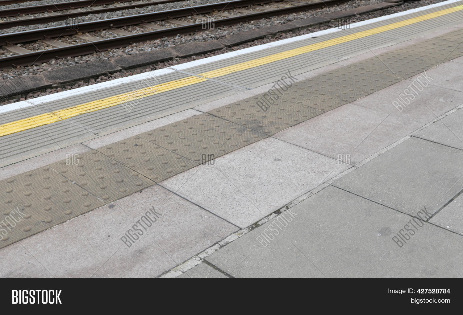 Train Platform Showing Image & Photo (Free Trial) | Bigstock