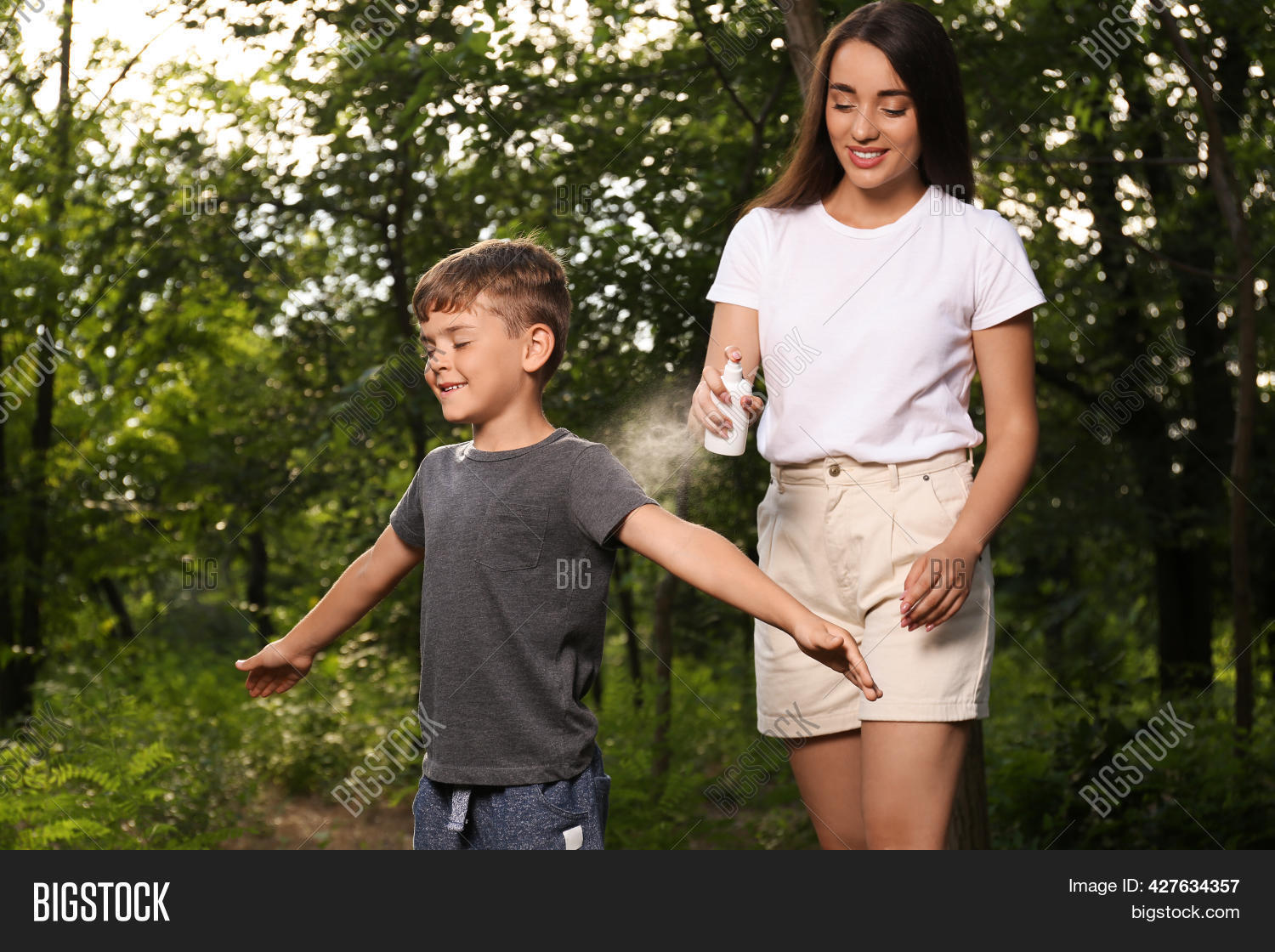 Woman Applying Insect Image & Photo (Free Trial) | Bigstock