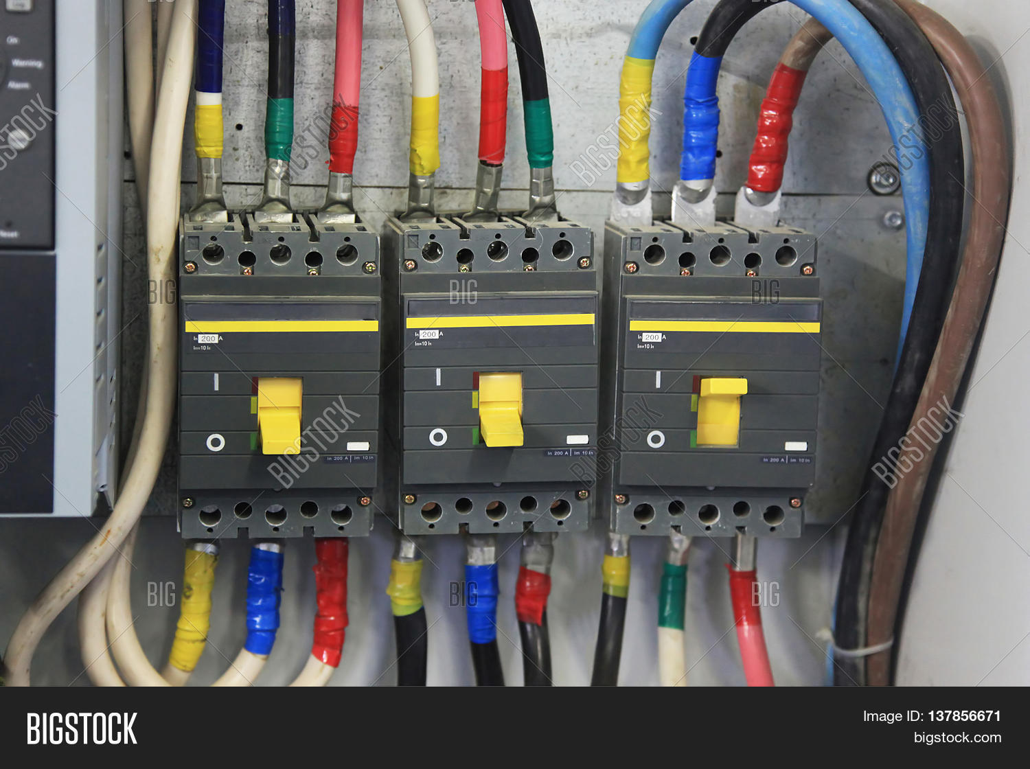200 Amp Circuit Image & Photo (Free Trial) | Bigstock