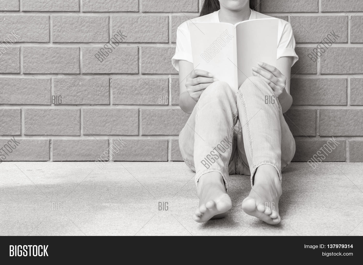 Woman Sitting Corner Image & Photo (Free Trial) | Bigstock