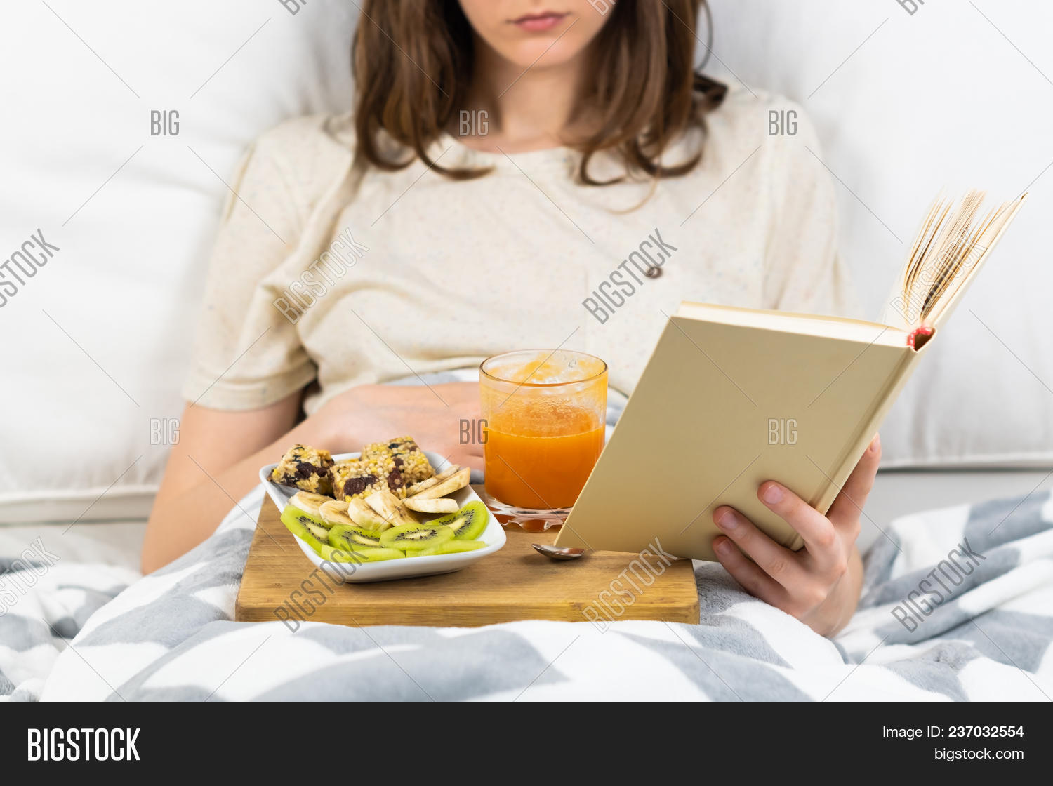 Reading Book Bed Image & Photo (Free Trial) | Bigstock