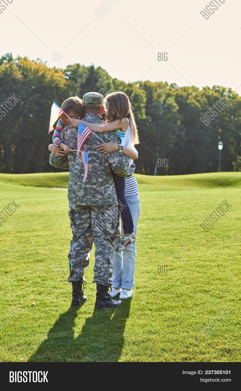 Soldier Reunite His Image & Photo (Free Trial) | Bigstock