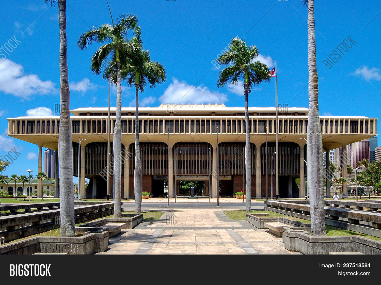 Hawaii State Capitol Image & Photo (Free Trial) | Bigstock