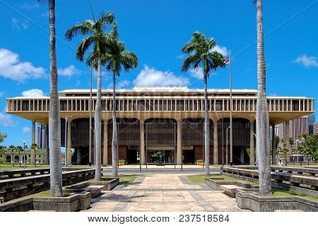 Hawaii State Capitol Image & Photo (Free Trial) | Bigstock
