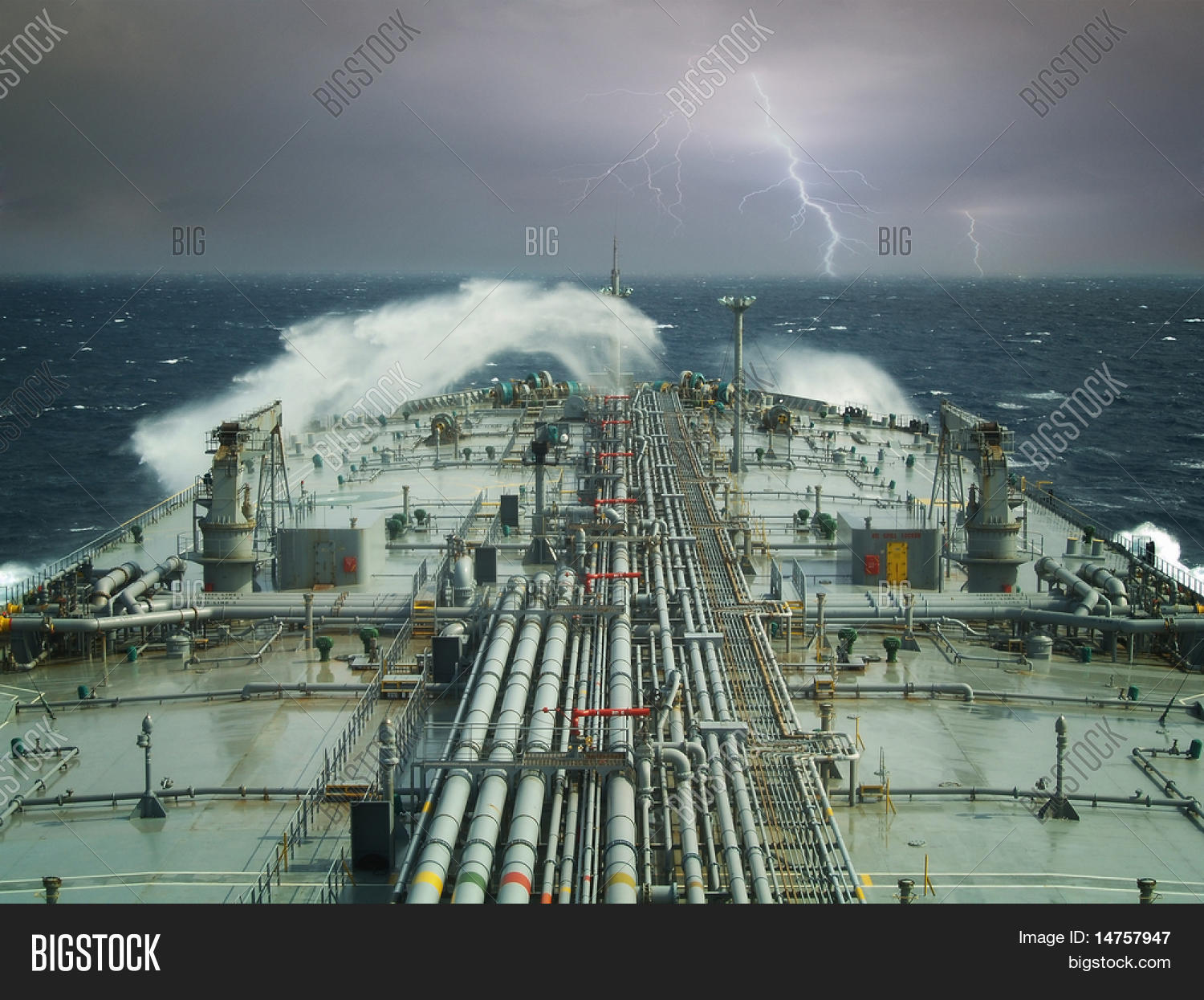 Vlcc Oil Tanker Ship Image & Photo (Free Trial) | Bigstock