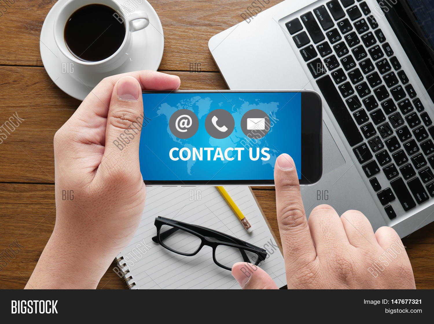Contact afbeelding en foto (gratis proefversie) | Bigstock
