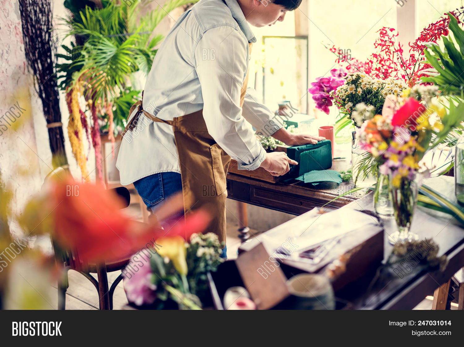 Florist Making Flower Image & Photo (Free Trial) | Bigstock
