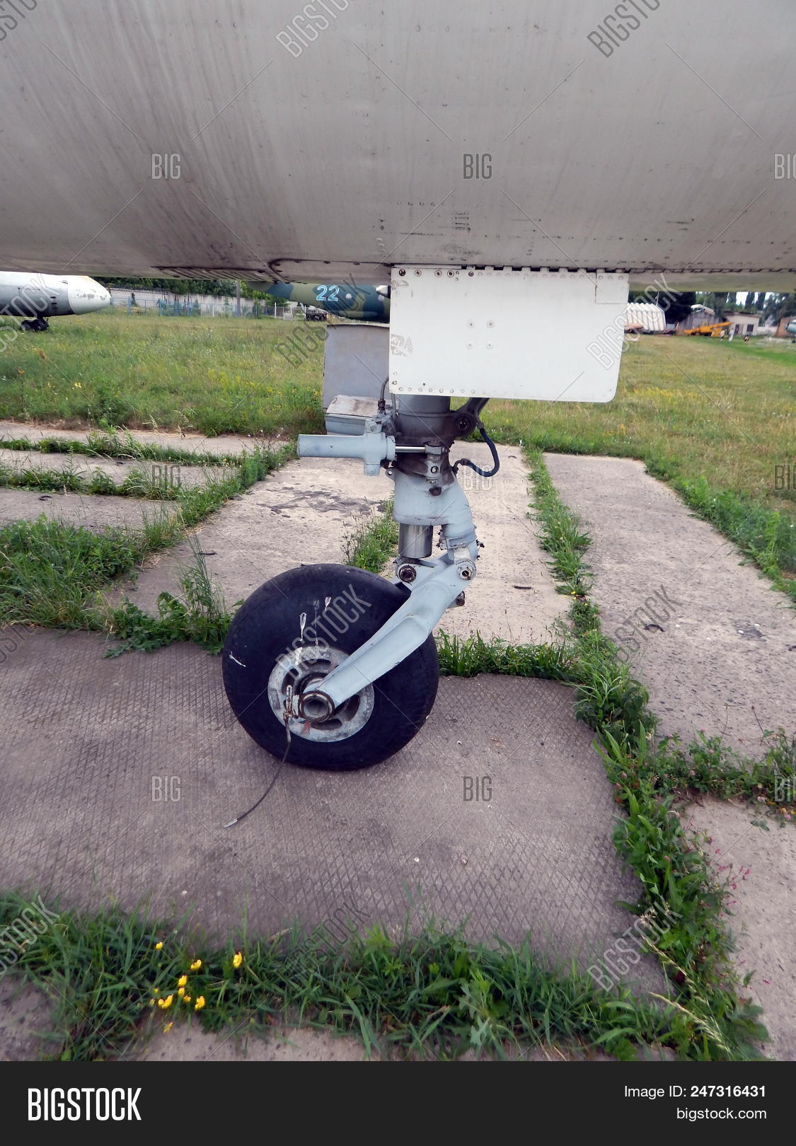 Aviation Chassis Image & Photo (Free Trial) | Bigstock