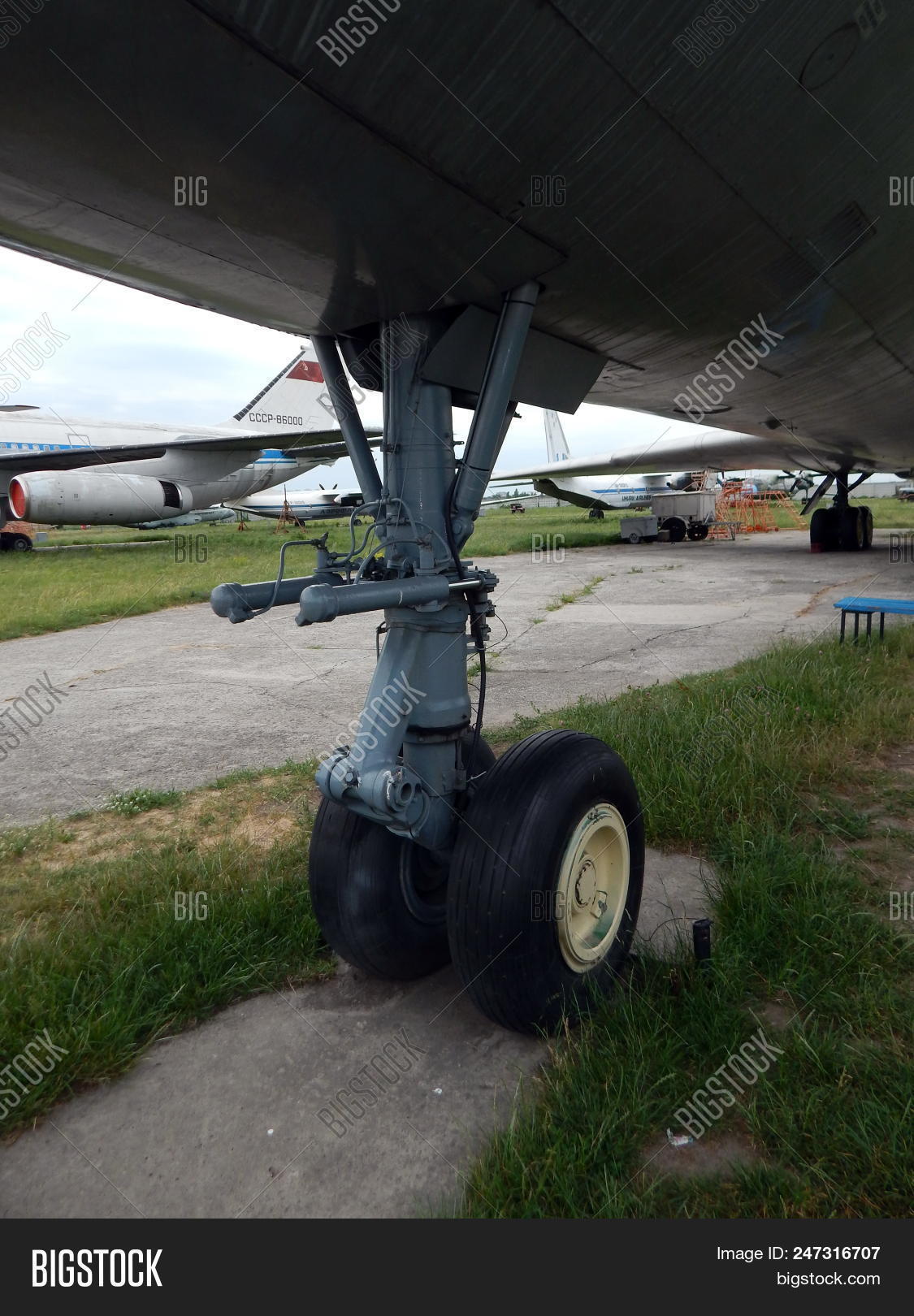 Aviation Chassis Image & Photo (Free Trial) | Bigstock