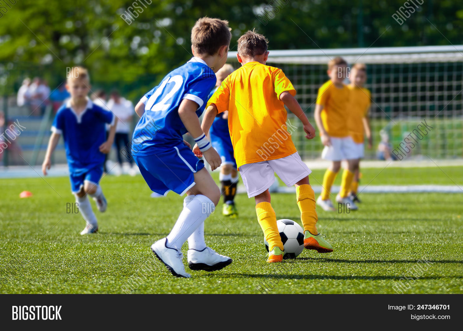 Football Player Image & Photo (Free Trial) | Bigstock