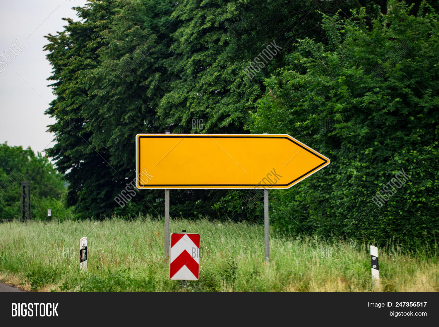 Blank Arrow Traffic Signs