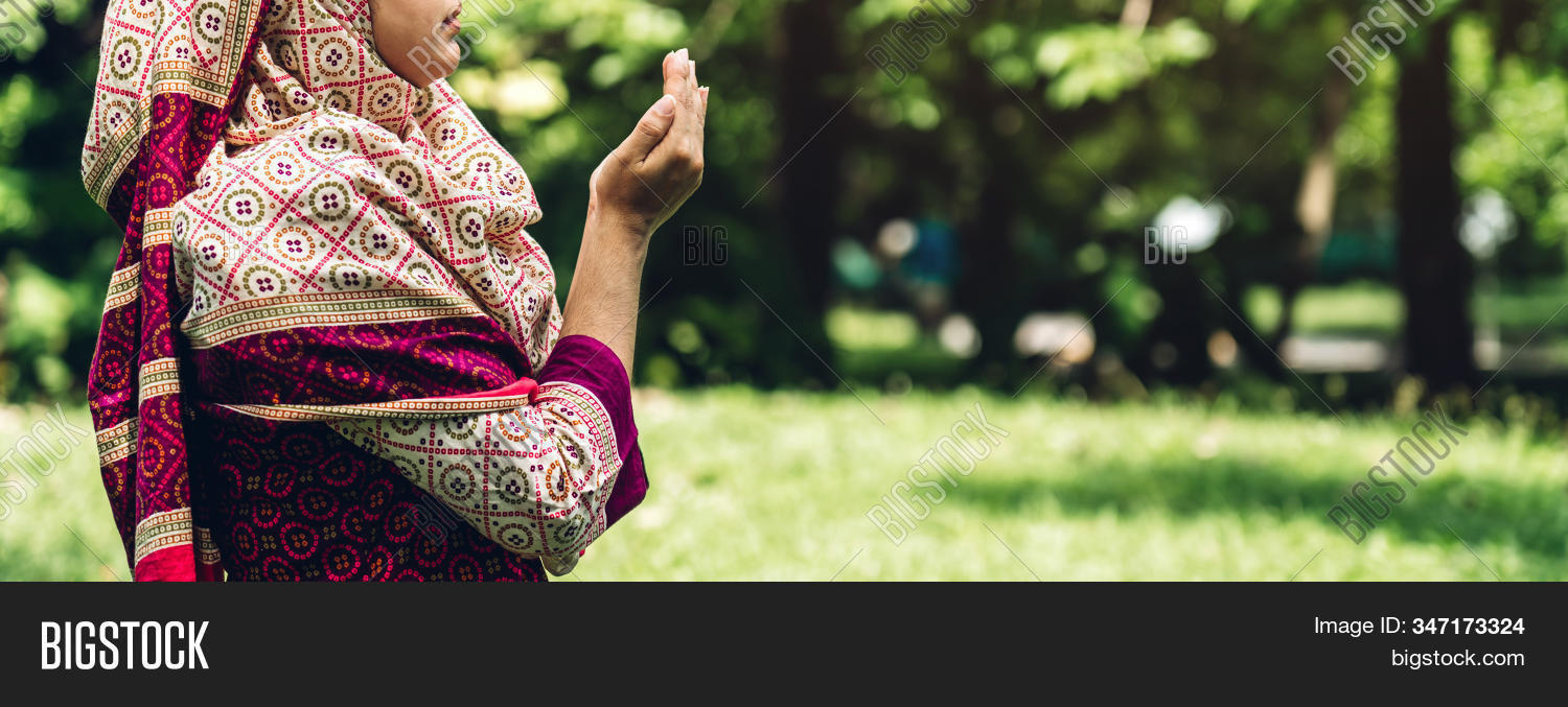 Religious Muslim Asian Image & Photo (Free Trial) | Bigstock