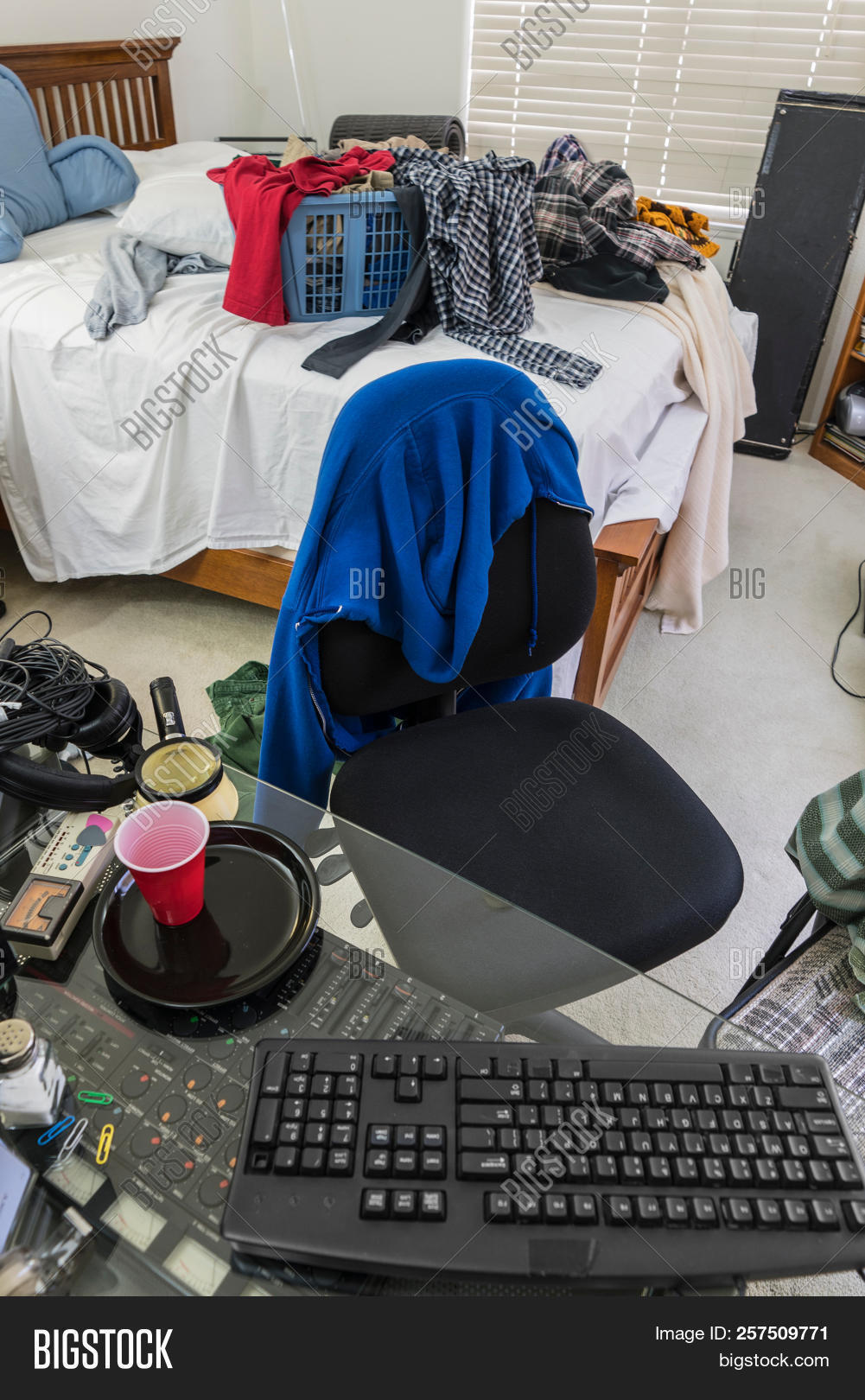 Messy, Cluttered Image & Photo (Free Trial) | Bigstock