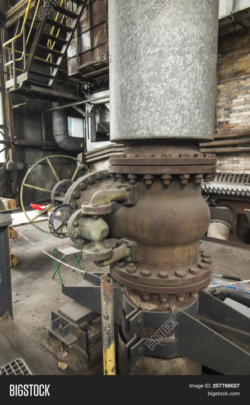 Old Large Gate Valve Image & Photo (Free Trial) | Bigstock