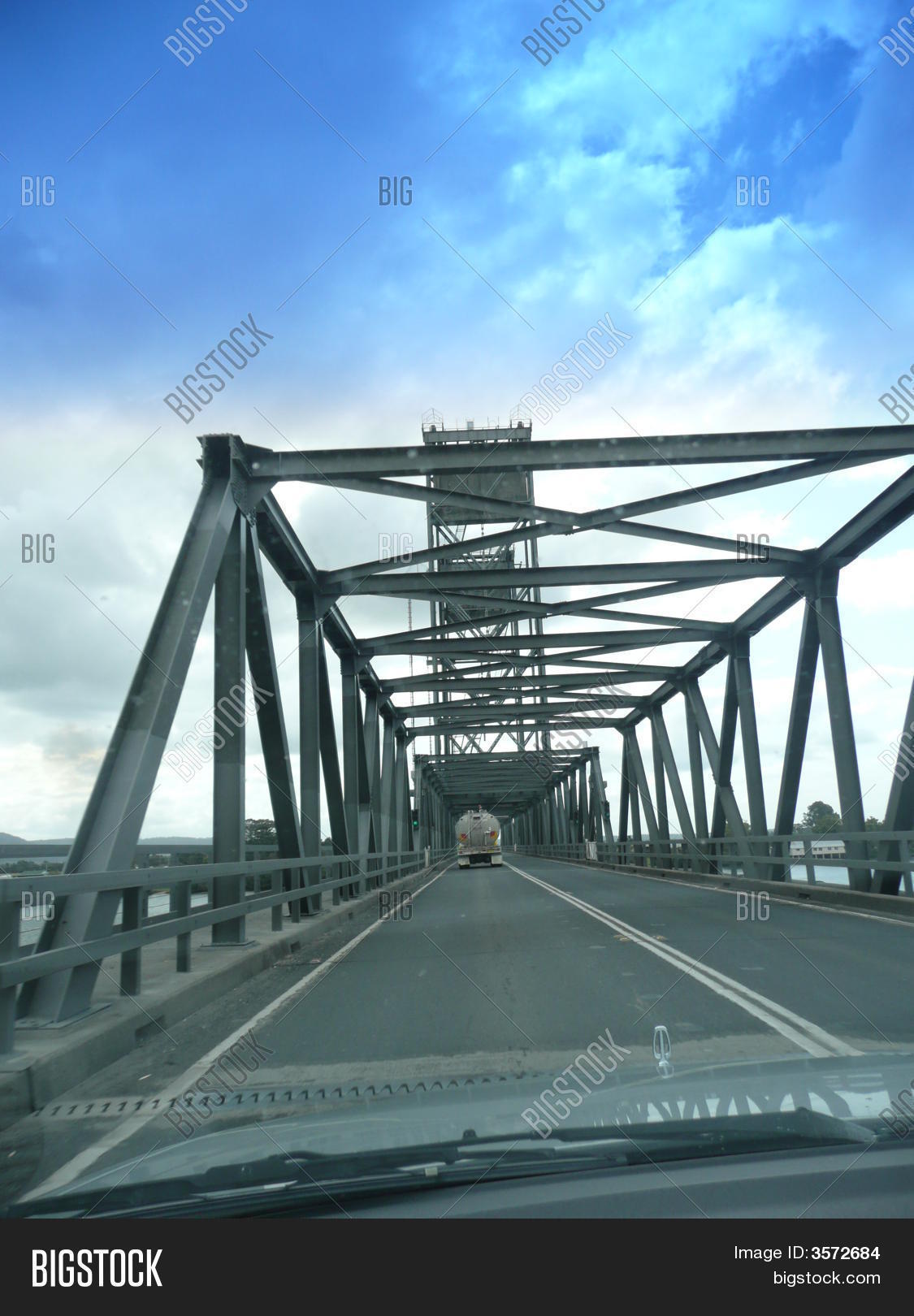 Opening Bridge Yachts Image & Photo (Free Trial) | Bigstock