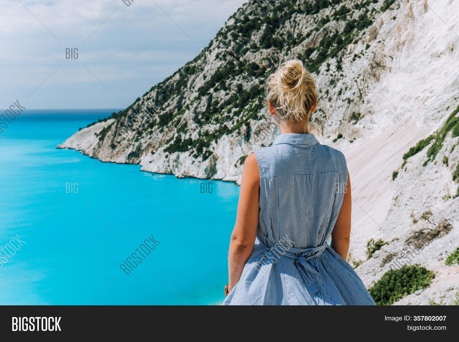 Women Tourist Enjoying Image & Photo (Free Trial) | Bigstock