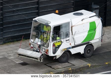 Street Cleaning Image & Photo (Free Trial) | Bigstock
