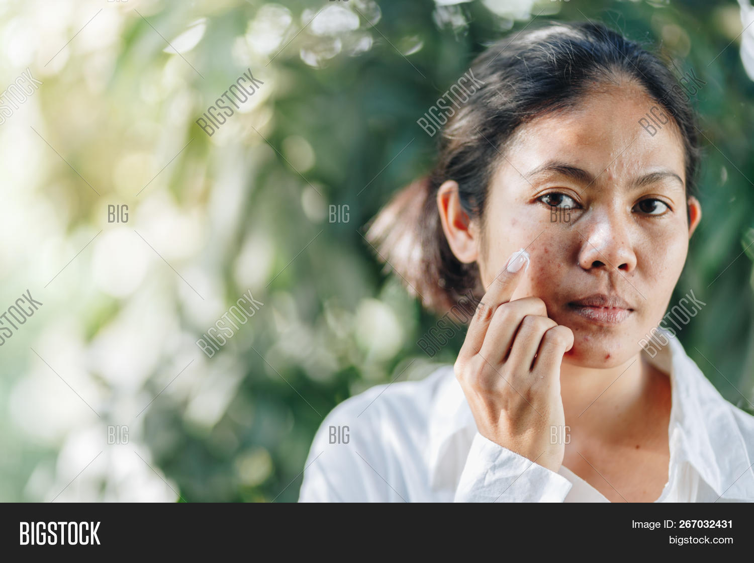 Young Asian Woman Image & Photo (Free Trial) | Bigstock