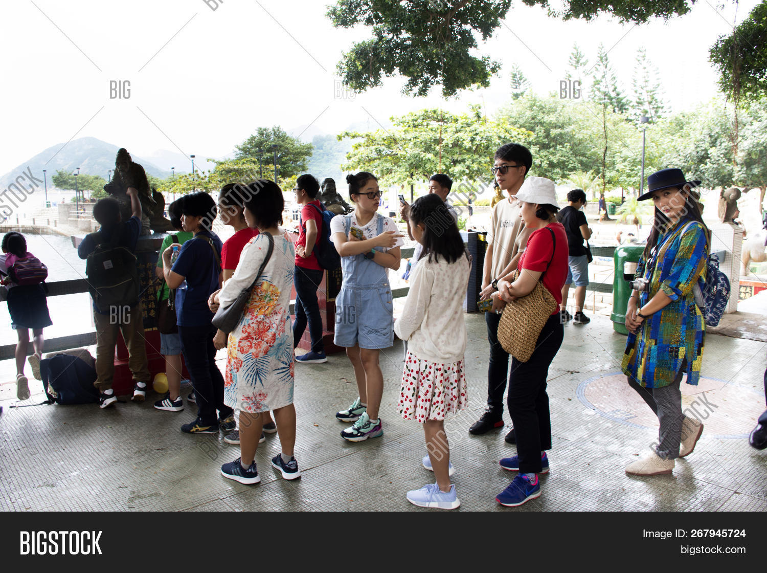Chinese Travelers Image & Photo (Free Trial) | Bigstock