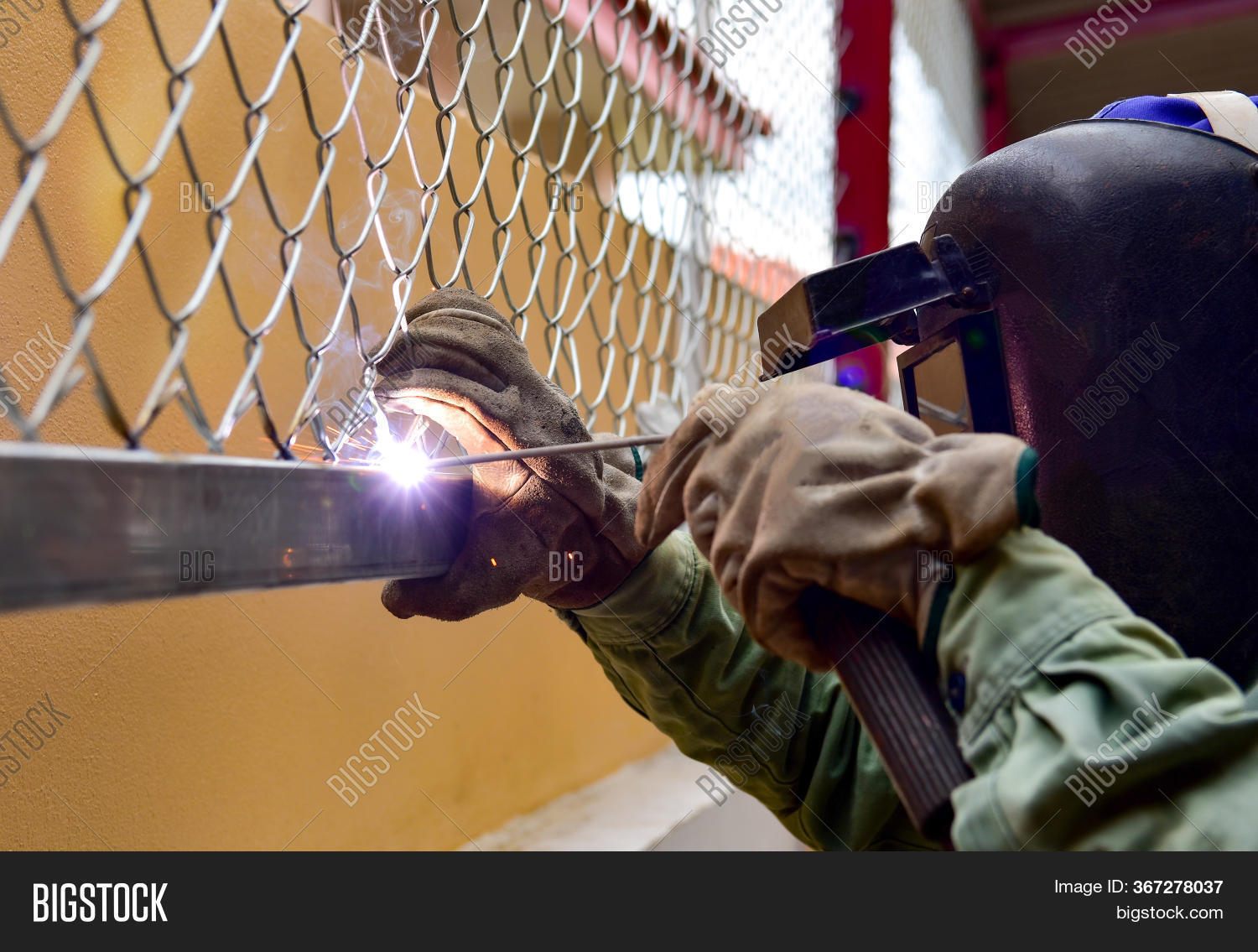 Welder Welding Steel Image & Photo (Free Trial) | Bigstock