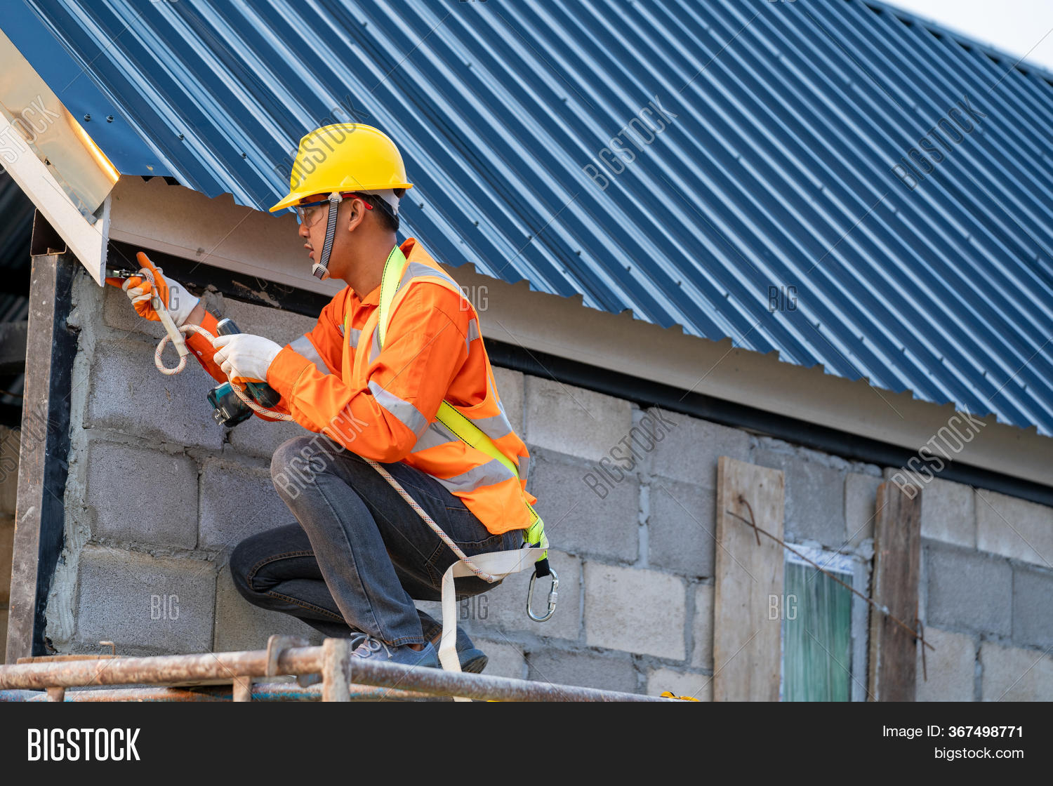 Roofer Wearing Safety Image & Photo (Free Trial) | Bigstock