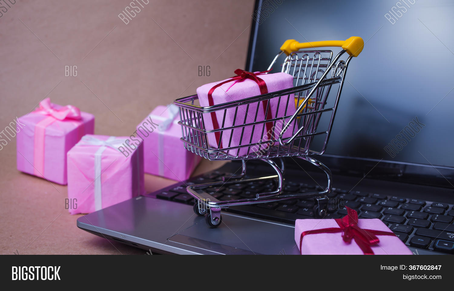 Buying Gifts On Image & Photo (Free Trial) | Bigstock