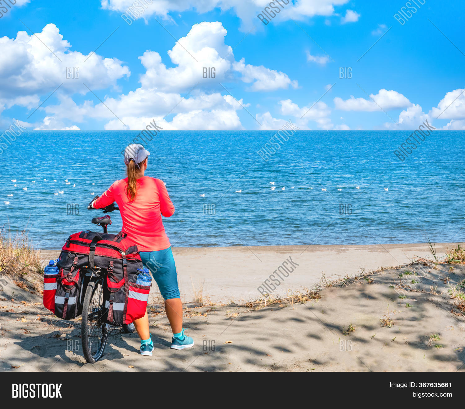 Young Woman Tourist On Image & Photo (Free Trial) | Bigstock
