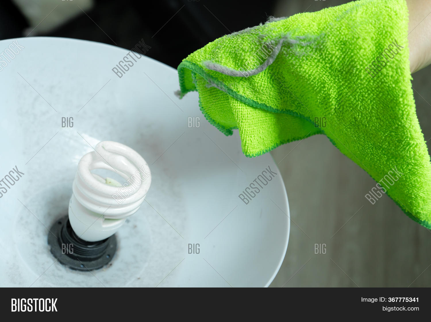 Cleaning House. Wipe Image & Photo (Free Trial) | Bigstock