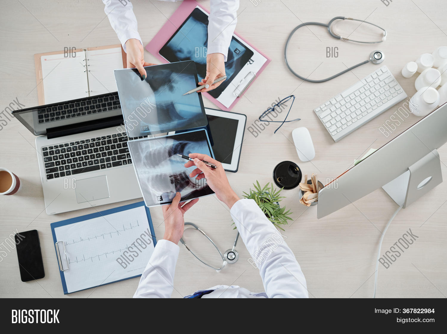 Pulmonologists Image & Photo (Free Trial) | Bigstock