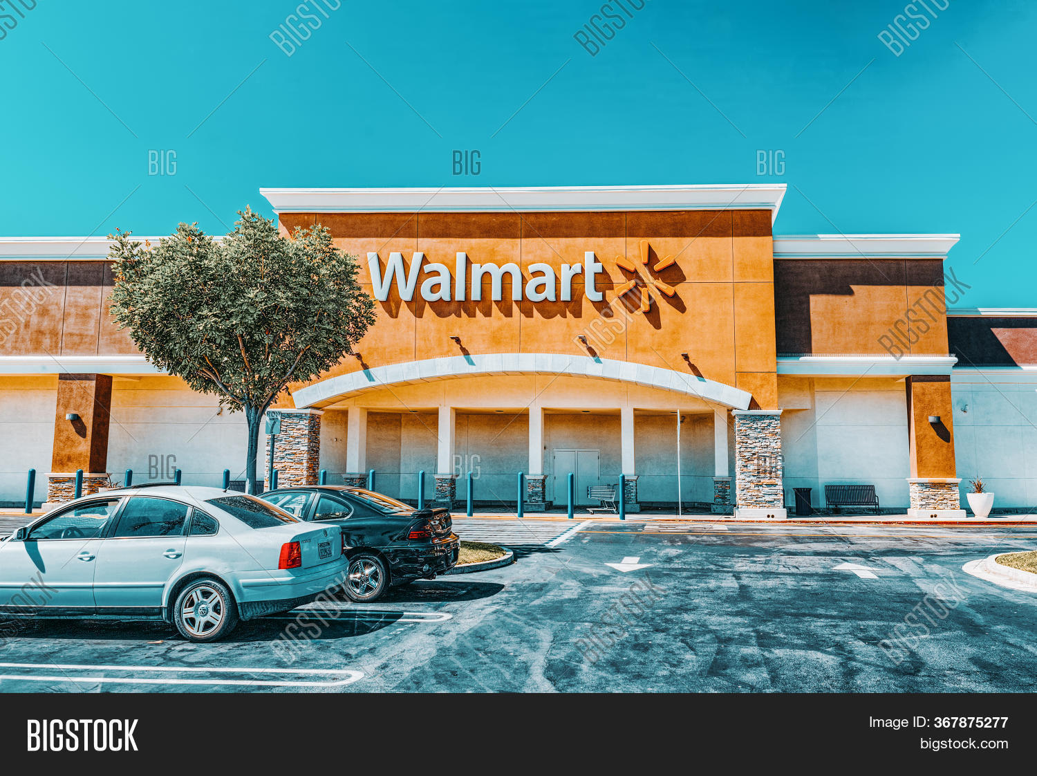 Big Store Building Image & Photo (Free Trial) | Bigstock
