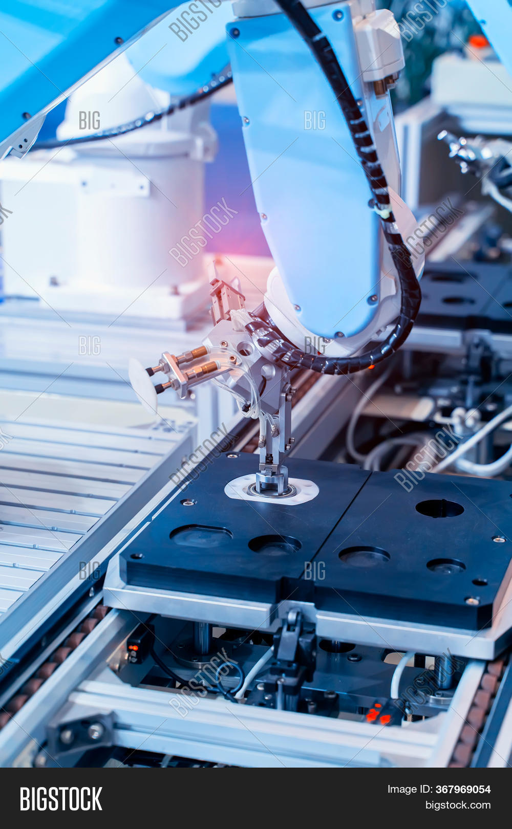 Smart Robot Image & Photo (Free Trial) | Bigstock