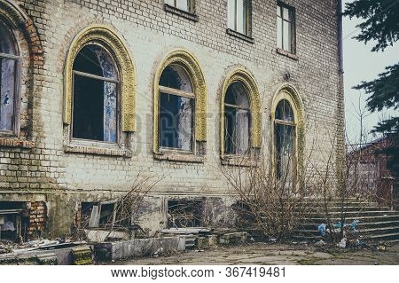 Old Abandoned Broken Image & Photo (Free Trial) | Bigstock