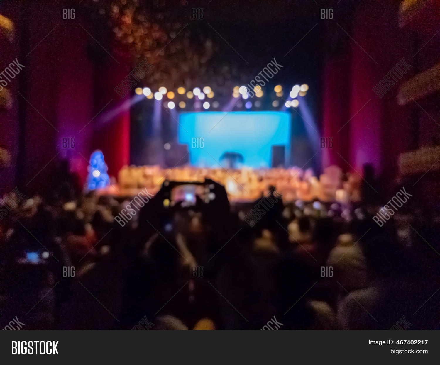 Actors On Stage 图片和照片（免费试用） | Bigstock