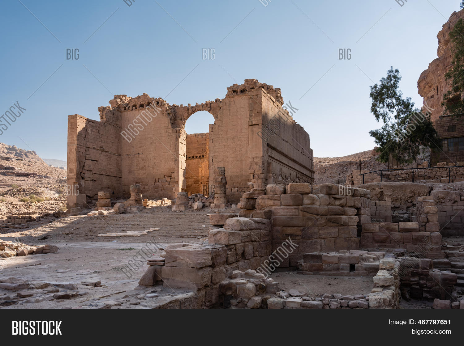Qasr Al Bint Firaun Image & Photo (Free Trial) | Bigstock