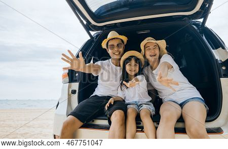 Family Day. Parents Image & Photo (Free Trial) | Bigstock