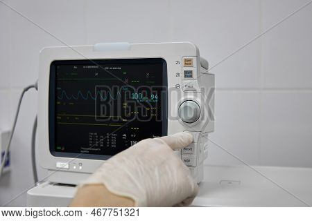 Monitor Screen Device Image & Photo (Free Trial) | Bigstock