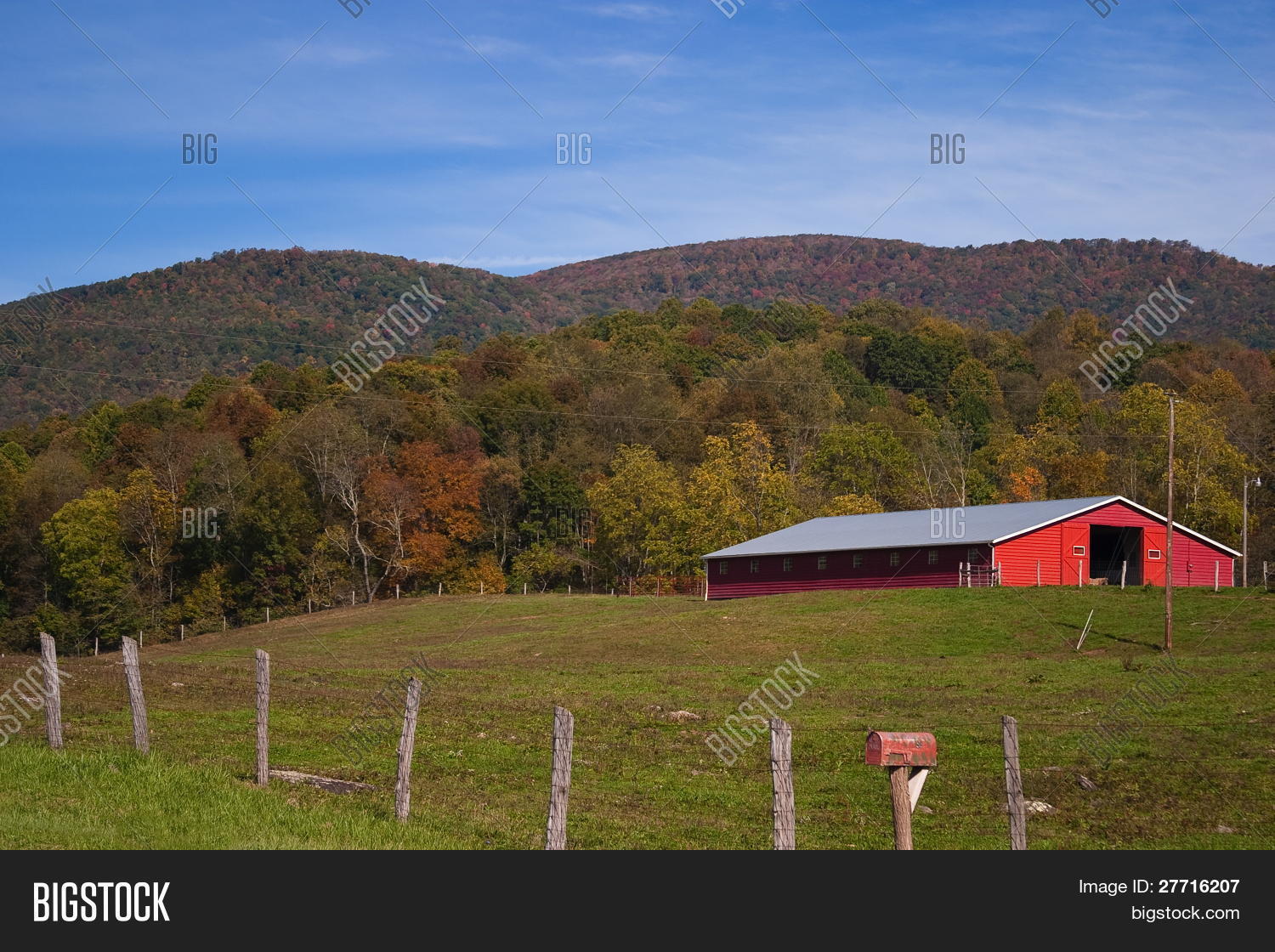 Red Barn Country Scene Image & Photo (Free Trial) | Bigstock