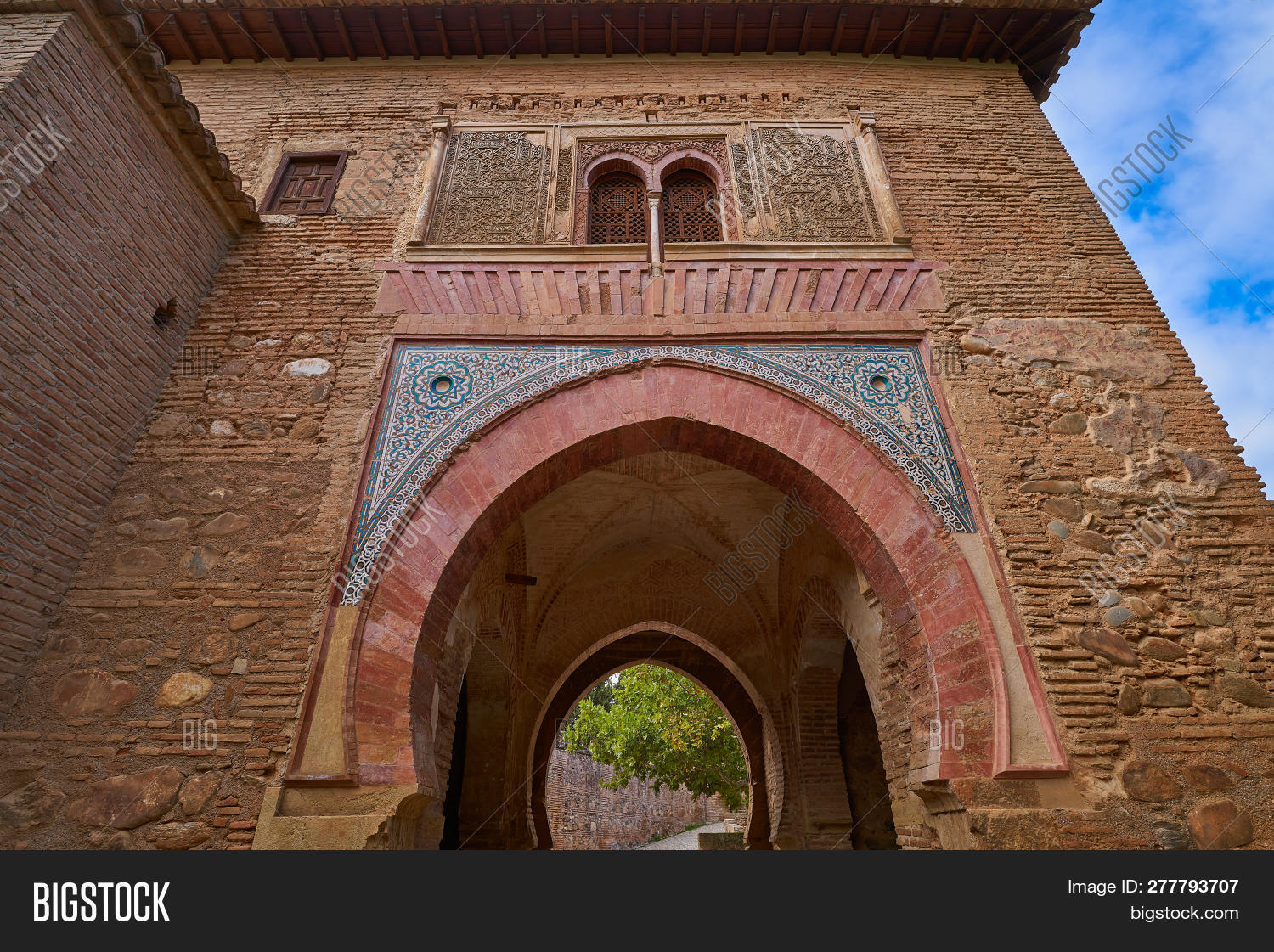 Alhambra Arch Puerta Image & Photo (Free Trial) | Bigstock