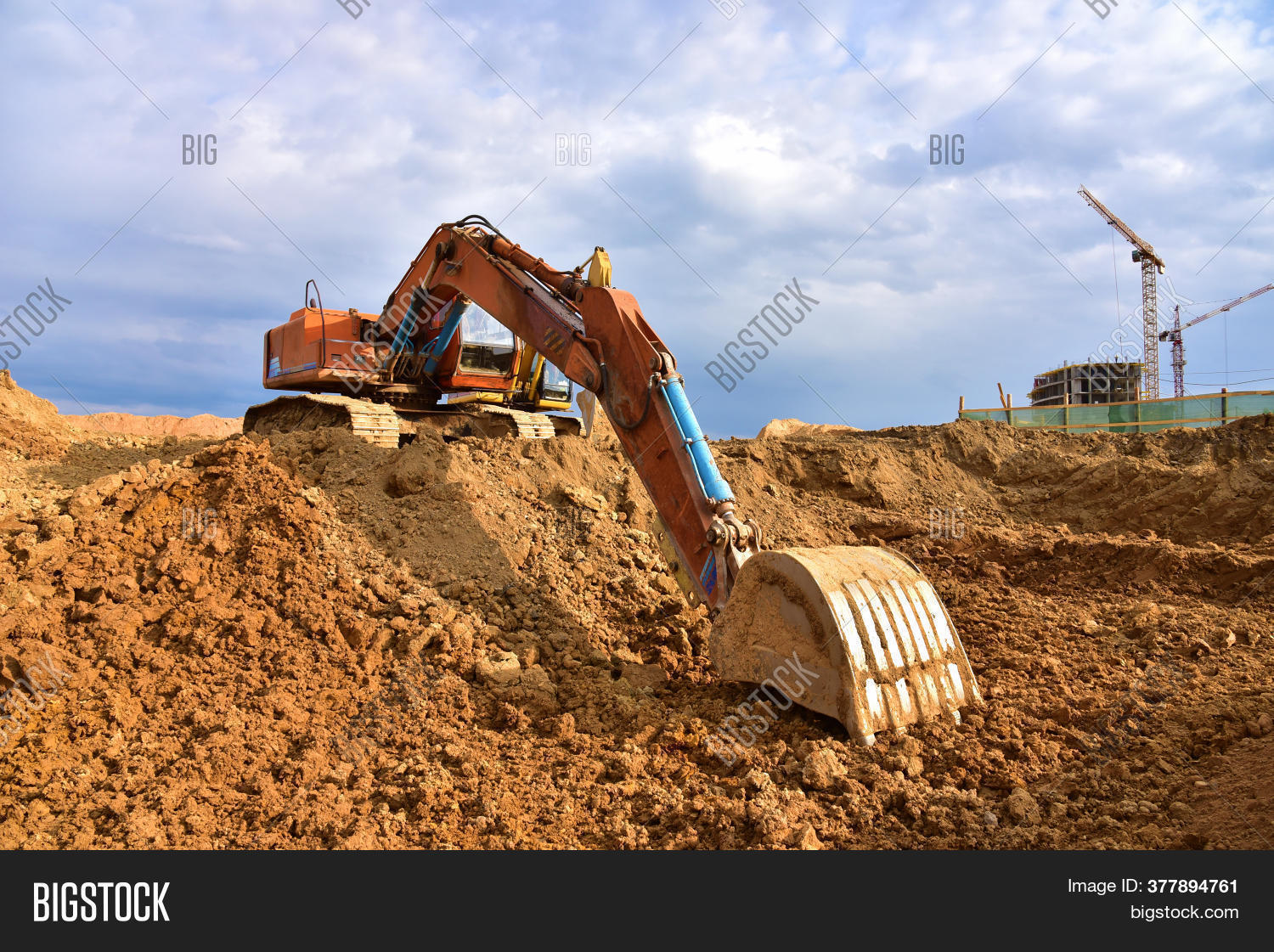 Digging Pit Foundation Image & Photo (Free Trial) | Bigstock