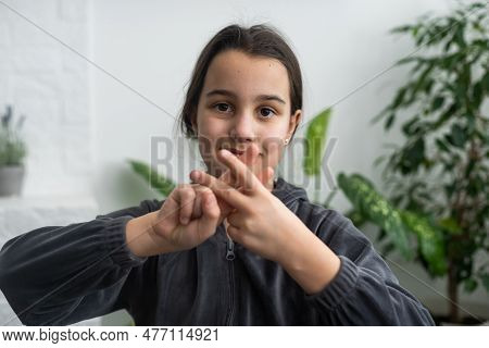 Beautiful Smiling Deaf Image & Photo (Free Trial) | Bigstock