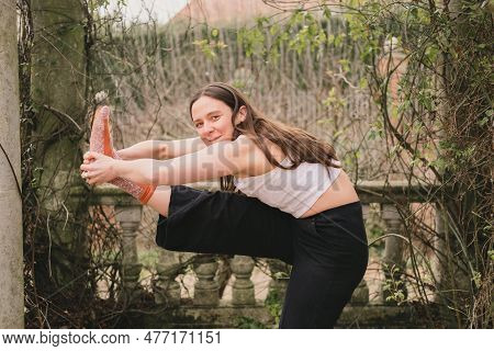 Happy Smiley Female Image & Photo (Free Trial) | Bigstock