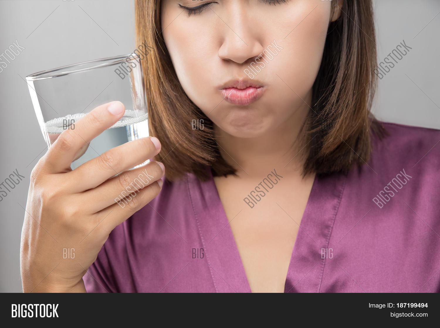 Woman Rinsing Gargling Image & Photo (Free Trial) | Bigstock