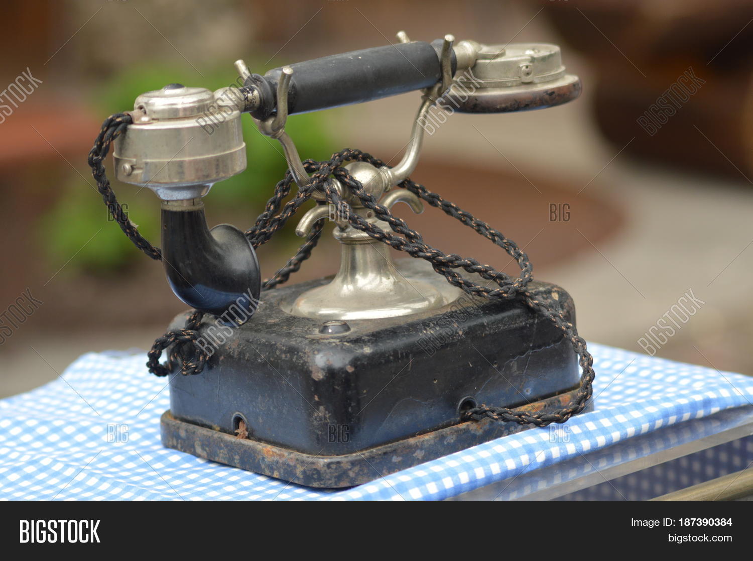 Very Old Phone Image & Photo (Free Trial) | Bigstock