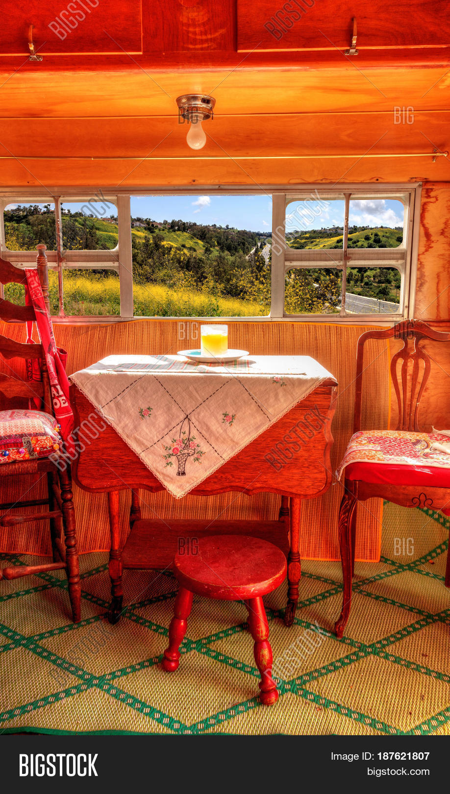 Small Retro Caravan Image & Photo (Free Trial) | Bigstock