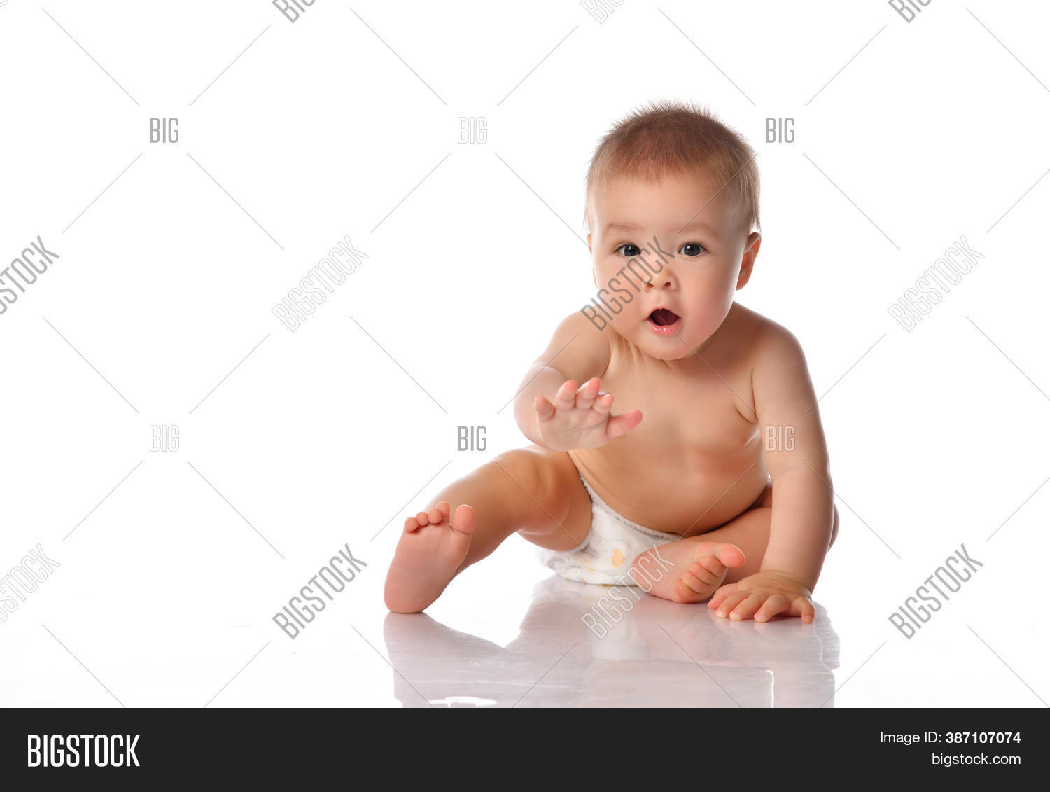 Little Baby Nappy Image & Photo (Free Trial) | Bigstock