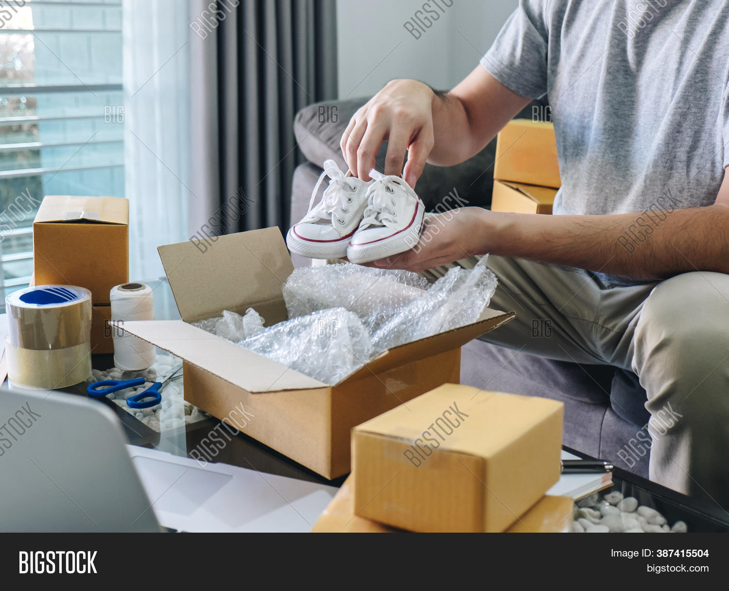 Small Business Parcel Image & Photo (Free Trial) | Bigstock