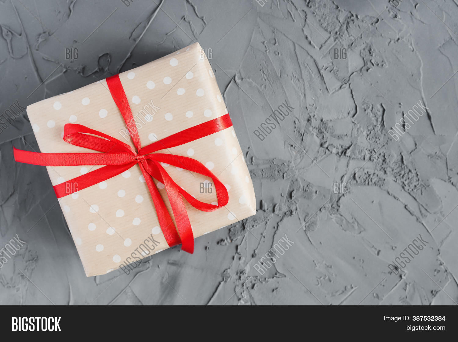 One Gift Box Wrapped Image & Photo (Free Trial) | Bigstock