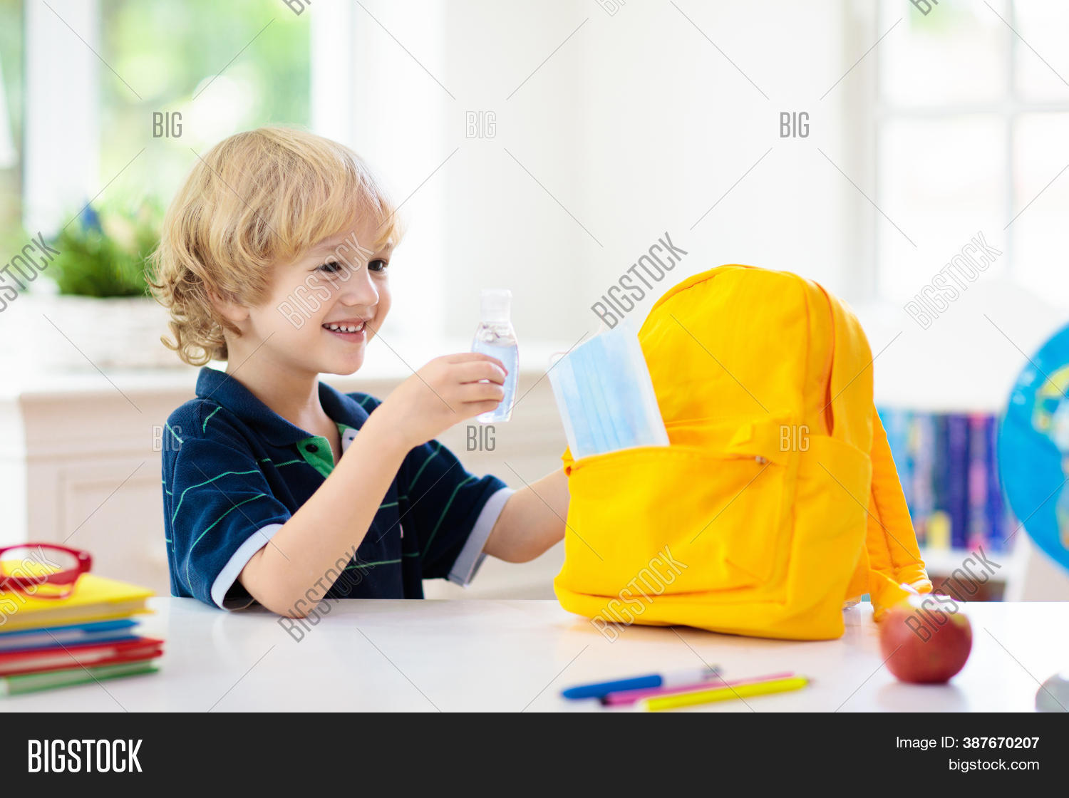 School Child Backpack Image & Photo (Free Trial) | Bigstock