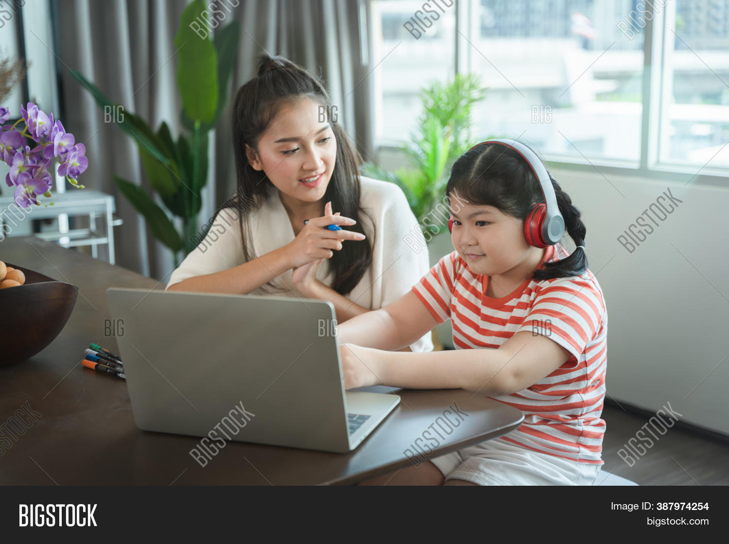 Young Asian Single Mom Image & Photo (Free Trial) | Bigstock