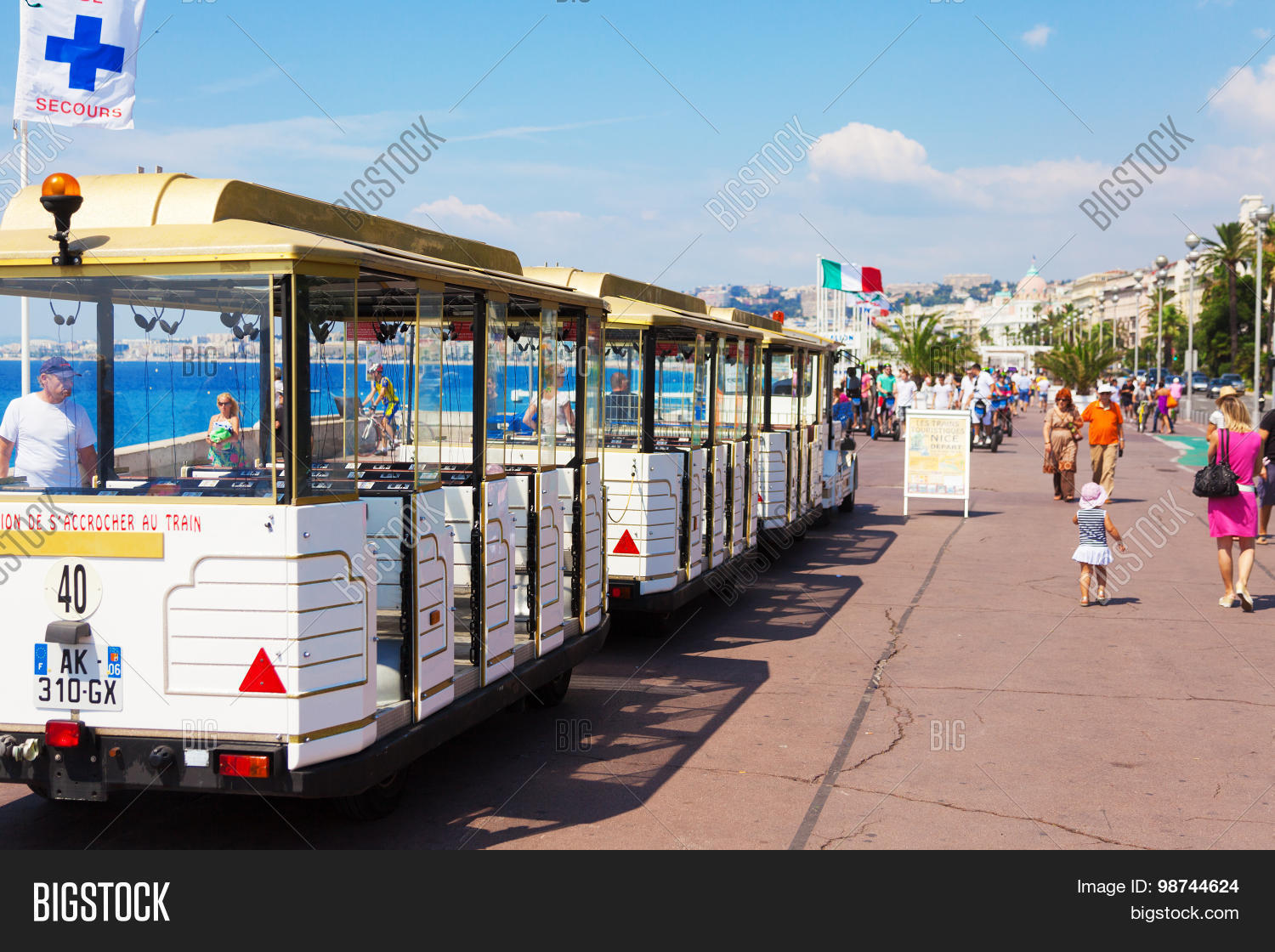 Promende Des Anglais, Image & Photo (Free Trial) | Bigstock